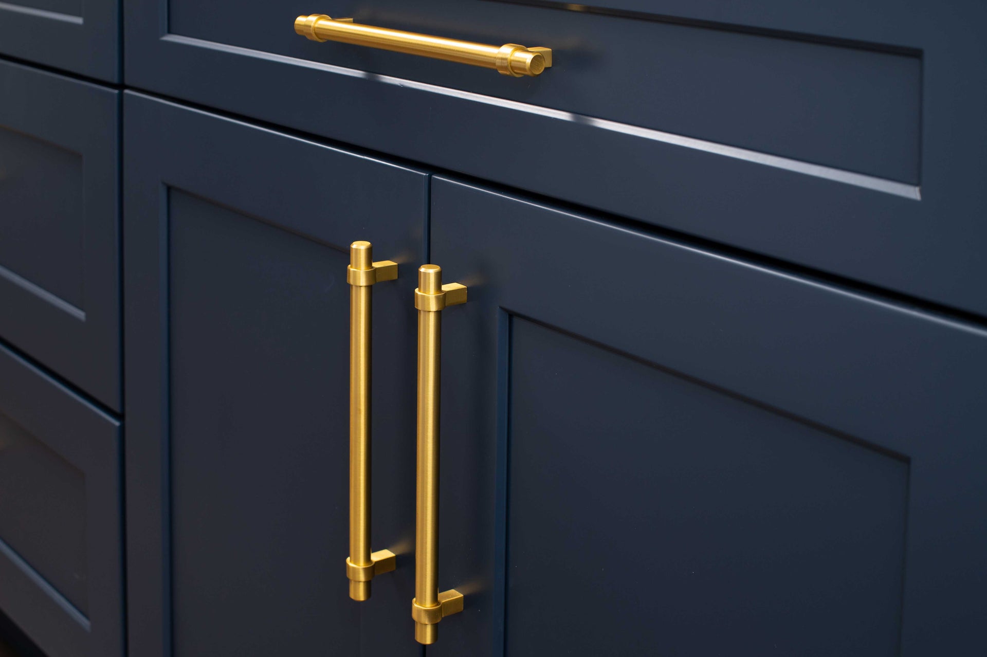 Left Coast Cabinets | Indoor/Outdoor Custom Cabinet Doors and Parts